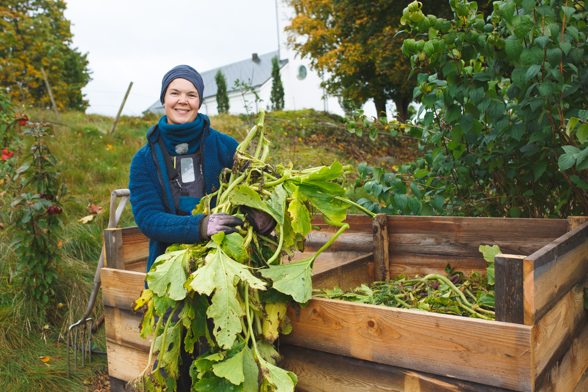 How to Make Compost: Beginner's Guide - Sara's Kitchen Garden